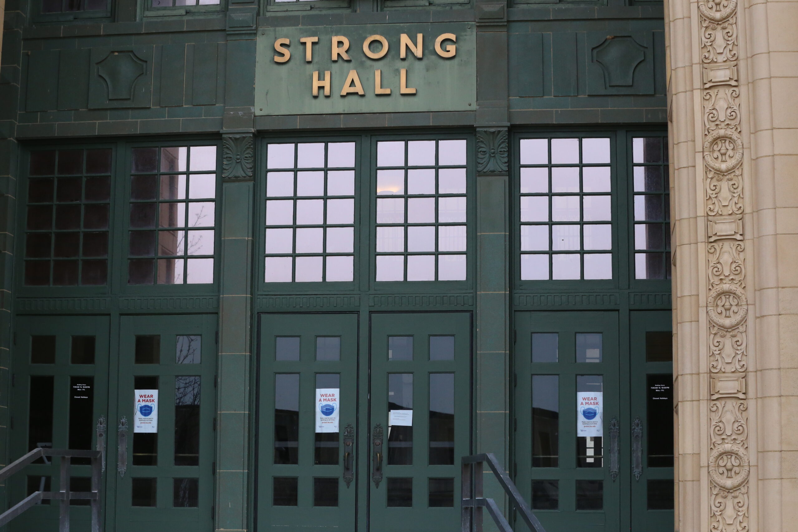 KU phasing out masks on campus, expects to remove mask requirement in ...